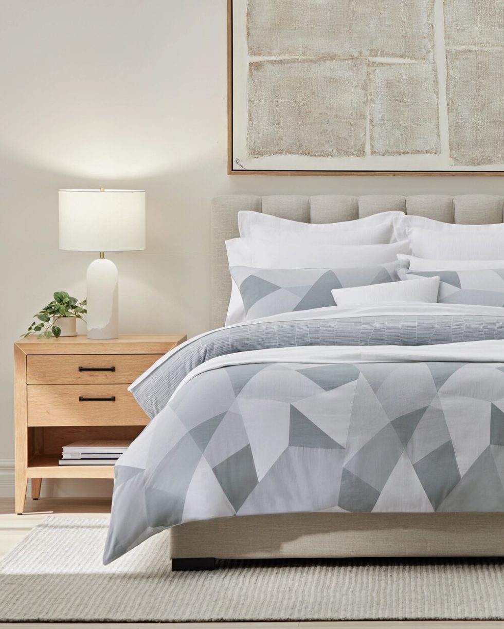 How to Turn Your Bedroom Into a Relaxing Retreat - Gluckstein Home ...